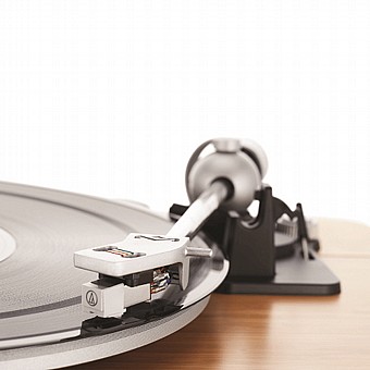 פטיפון מבית House of Marley דגם STIR IT UP WIRE - עולם של חדשנות 360